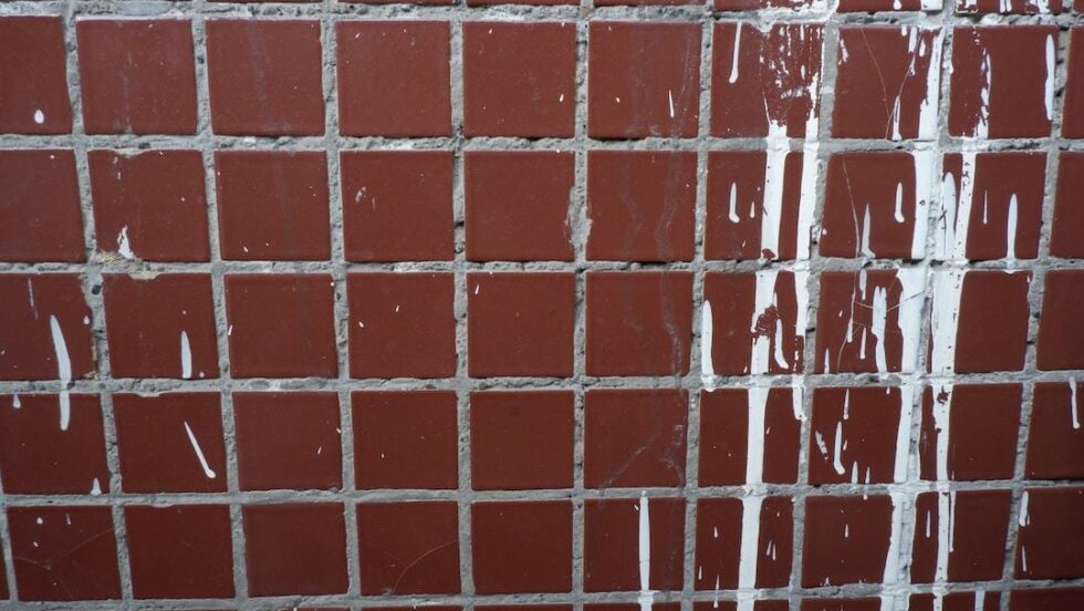 How to Remove Paint from Tile: Effective Steps & Tips - Flora Brothers ...